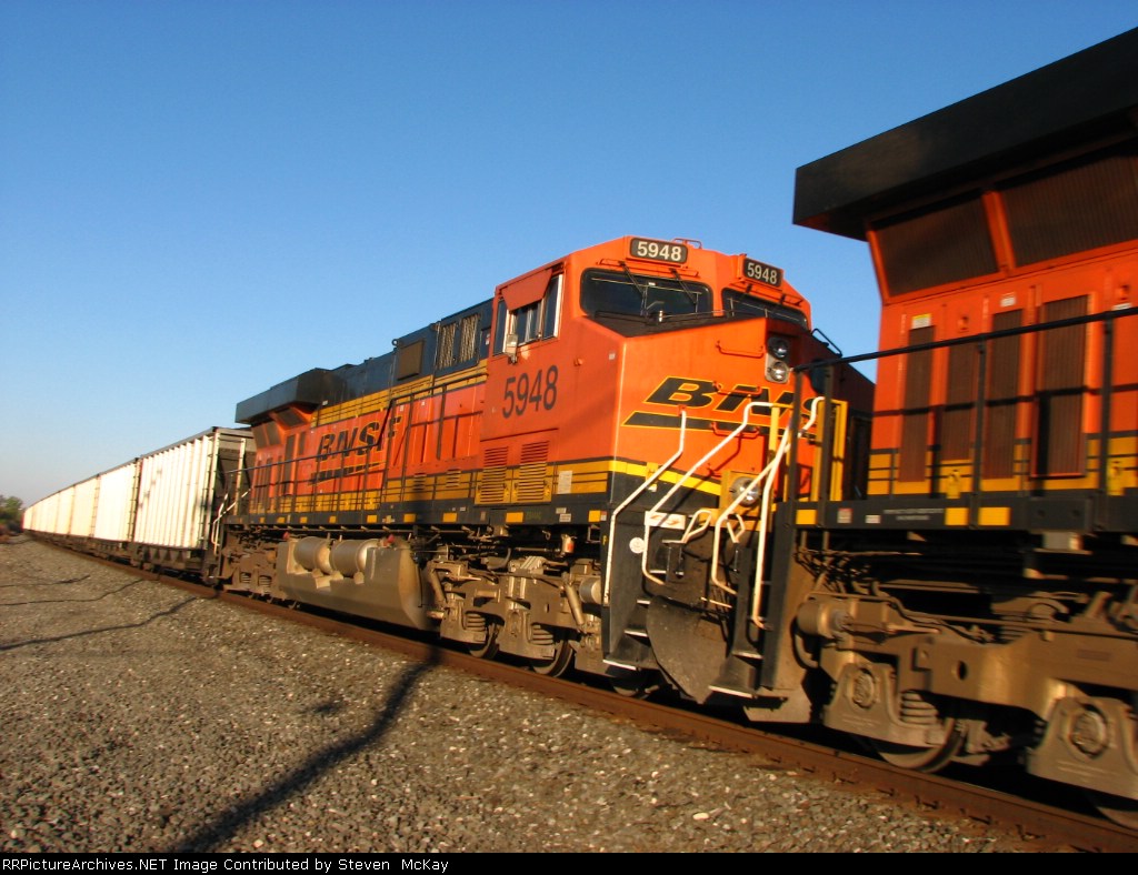 BNSF 5948